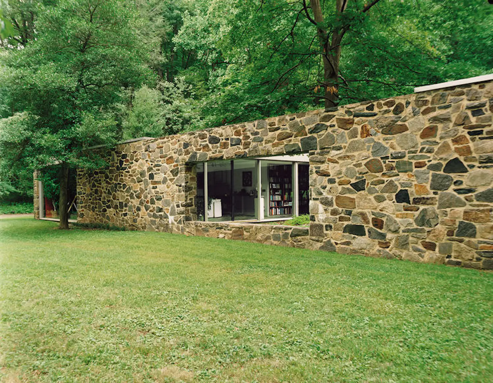 Marcel Breuer Hooper House II (9 Photos) - Dwell