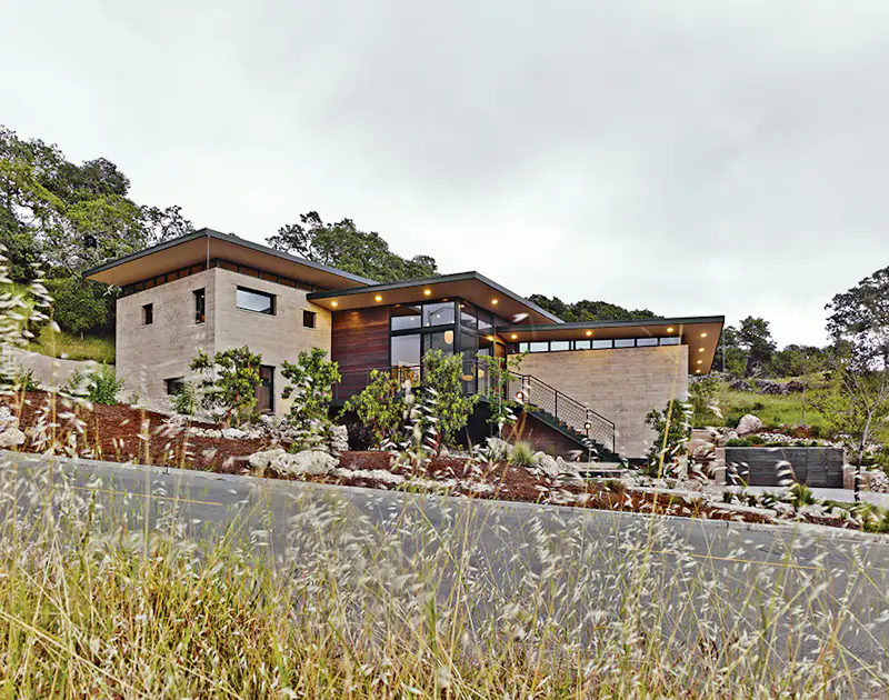 Ingenious New Building Method Replaces Concrete Block with Rammed Earth ...