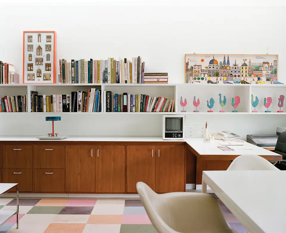 Photo 18 of 19 in Miller House in Columbus, Indiana by Eero Saarinen by ...