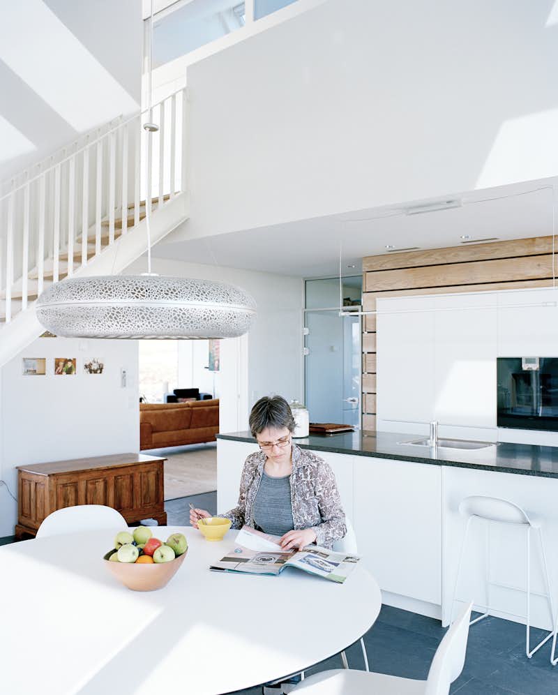 Photo 7 of 10 in 10 Best Modern Kitchens from Test-Case Scenario - Dwell