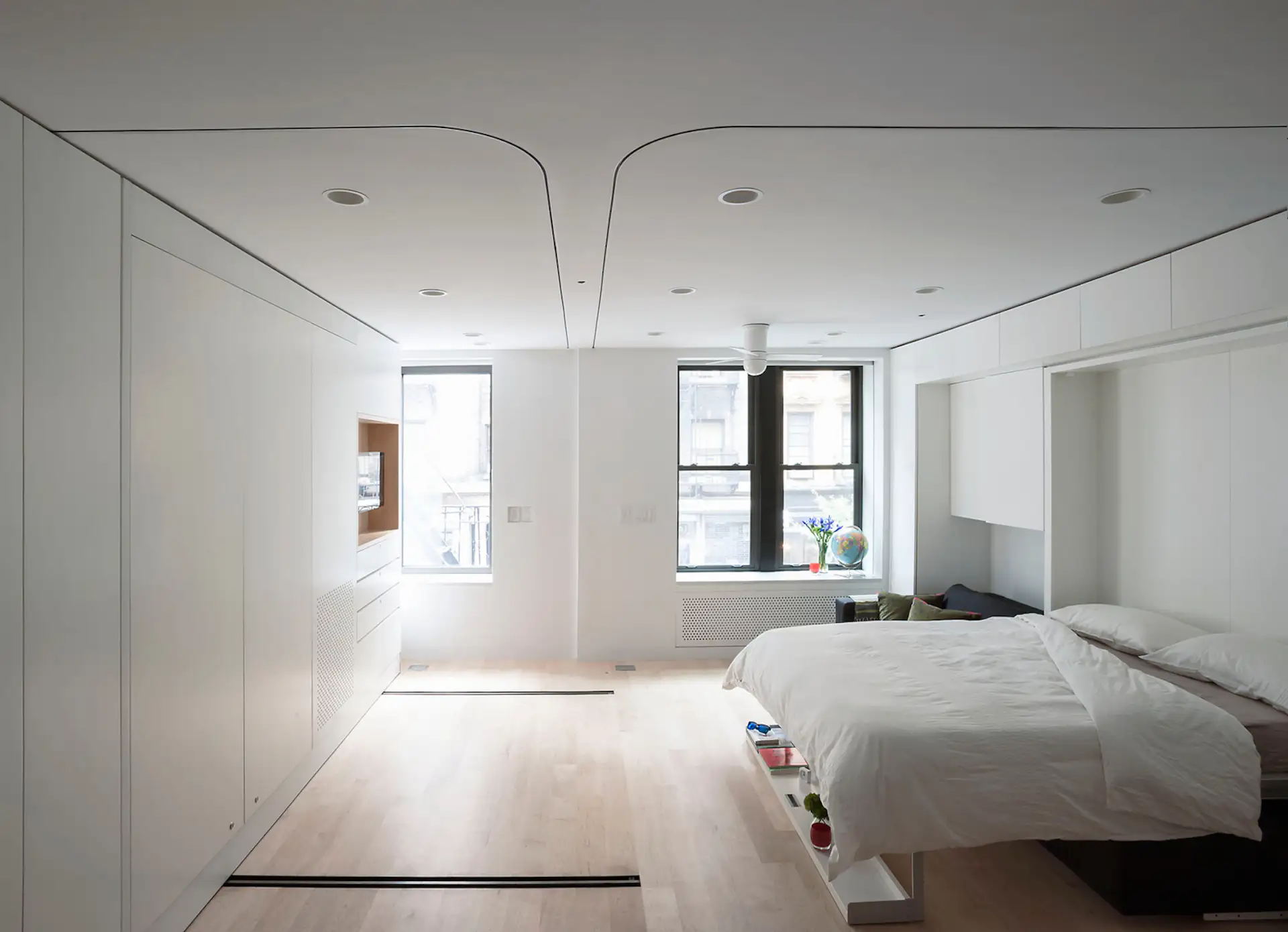 Photo 8 of 18 in 21 Modern Murphy Bed Designs That Magically Create ...