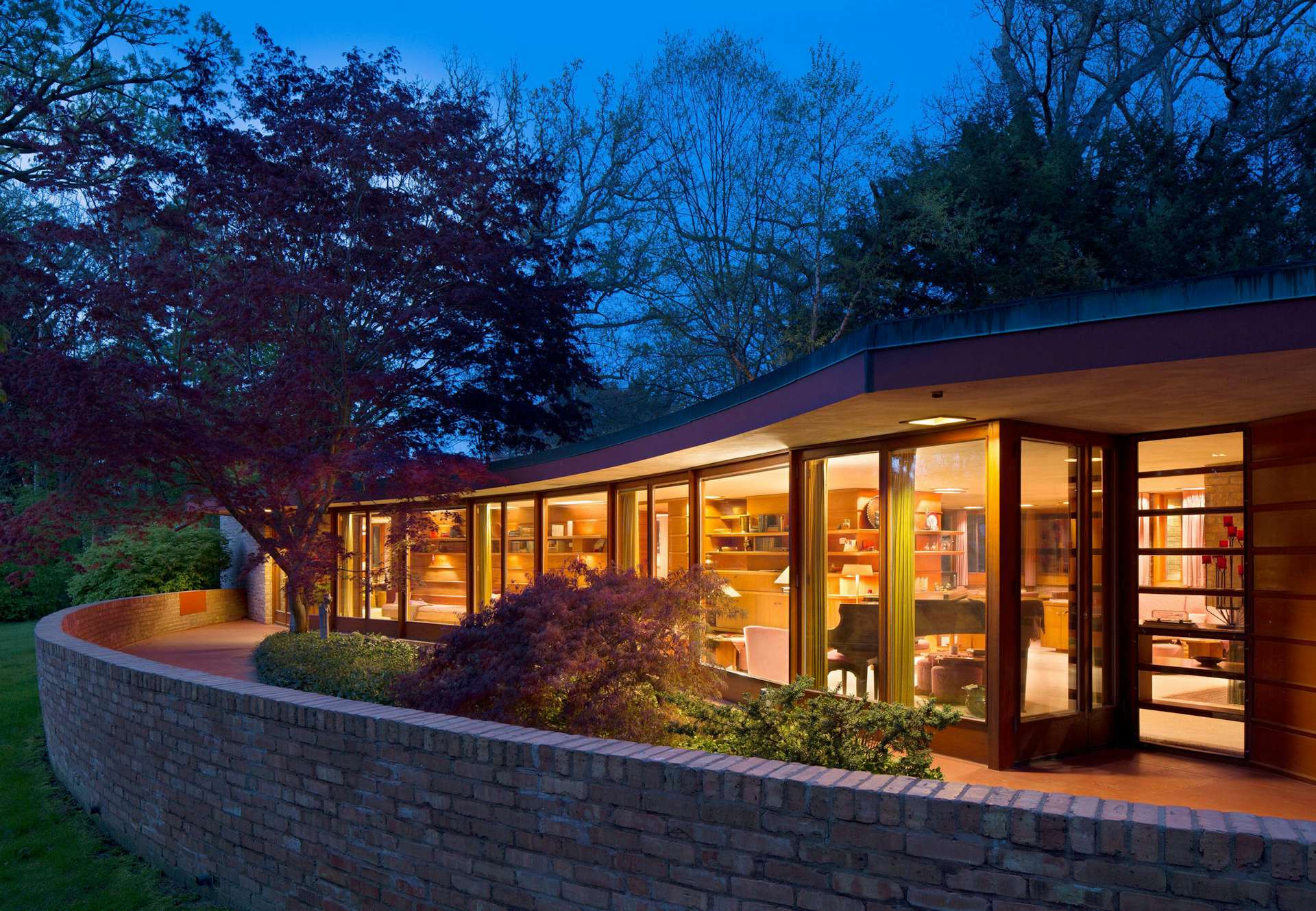 Photo 4 of 10 in 10 Modern Iconic Masterpieces from Accessible Frank ...