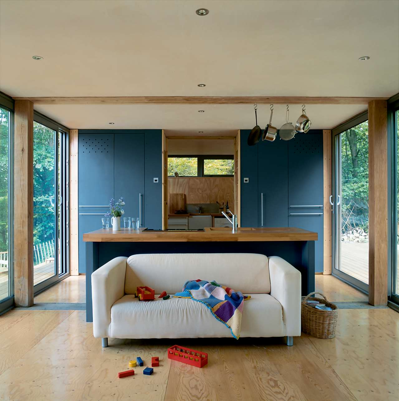 Photo 2 of 9 in Taylor Made - Dwell