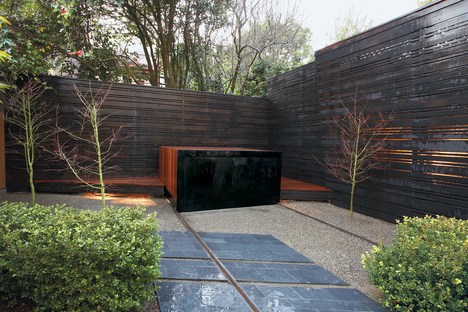 Photo 6 of 15 in These 15 Modern Fences Bring a Whole New Meaning to ...