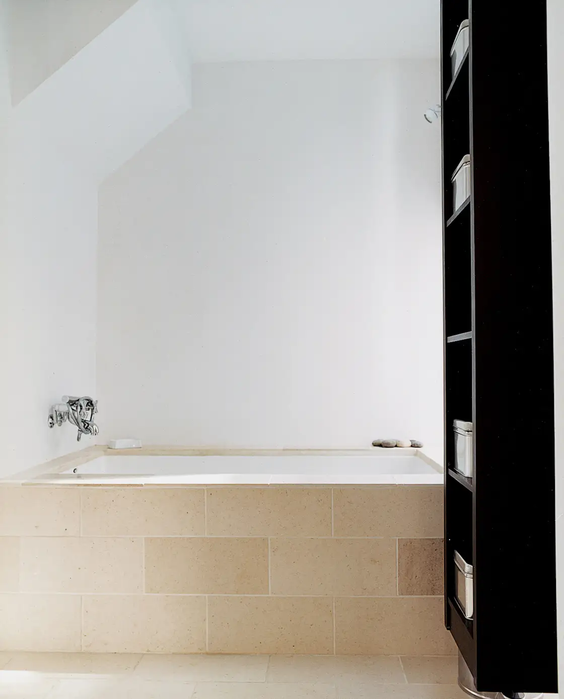 Modern Soaking Tubs (6 Photos) - Dwell