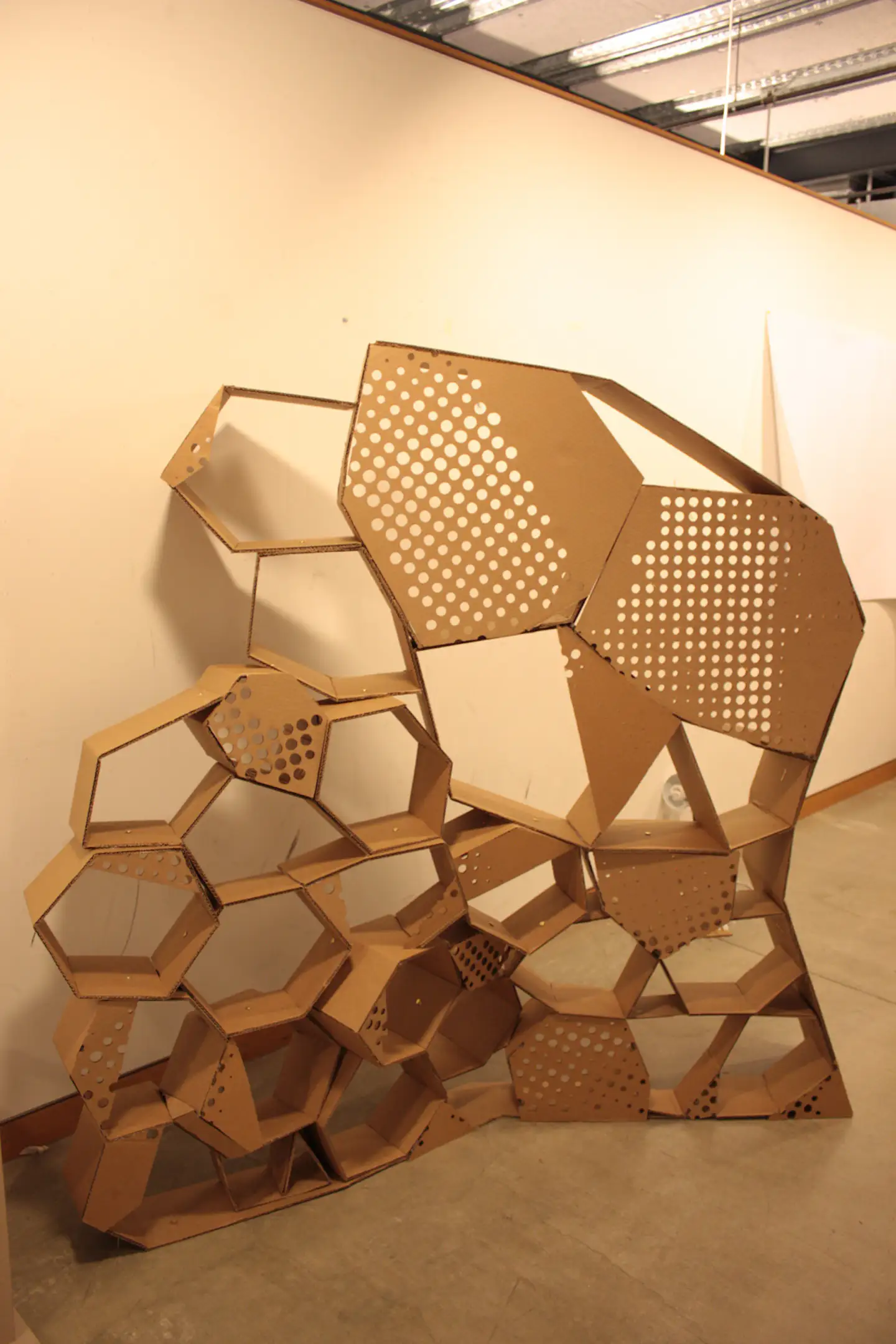 Arch Students Build a Hive - Dwell