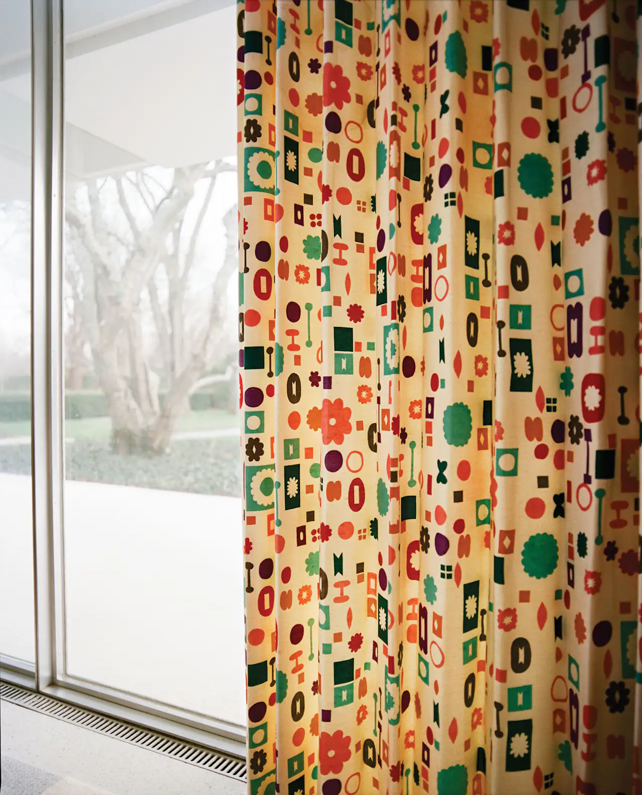 Photo 9 of 19 in Miller House in Columbus, Indiana by Eero Saarinen by ...