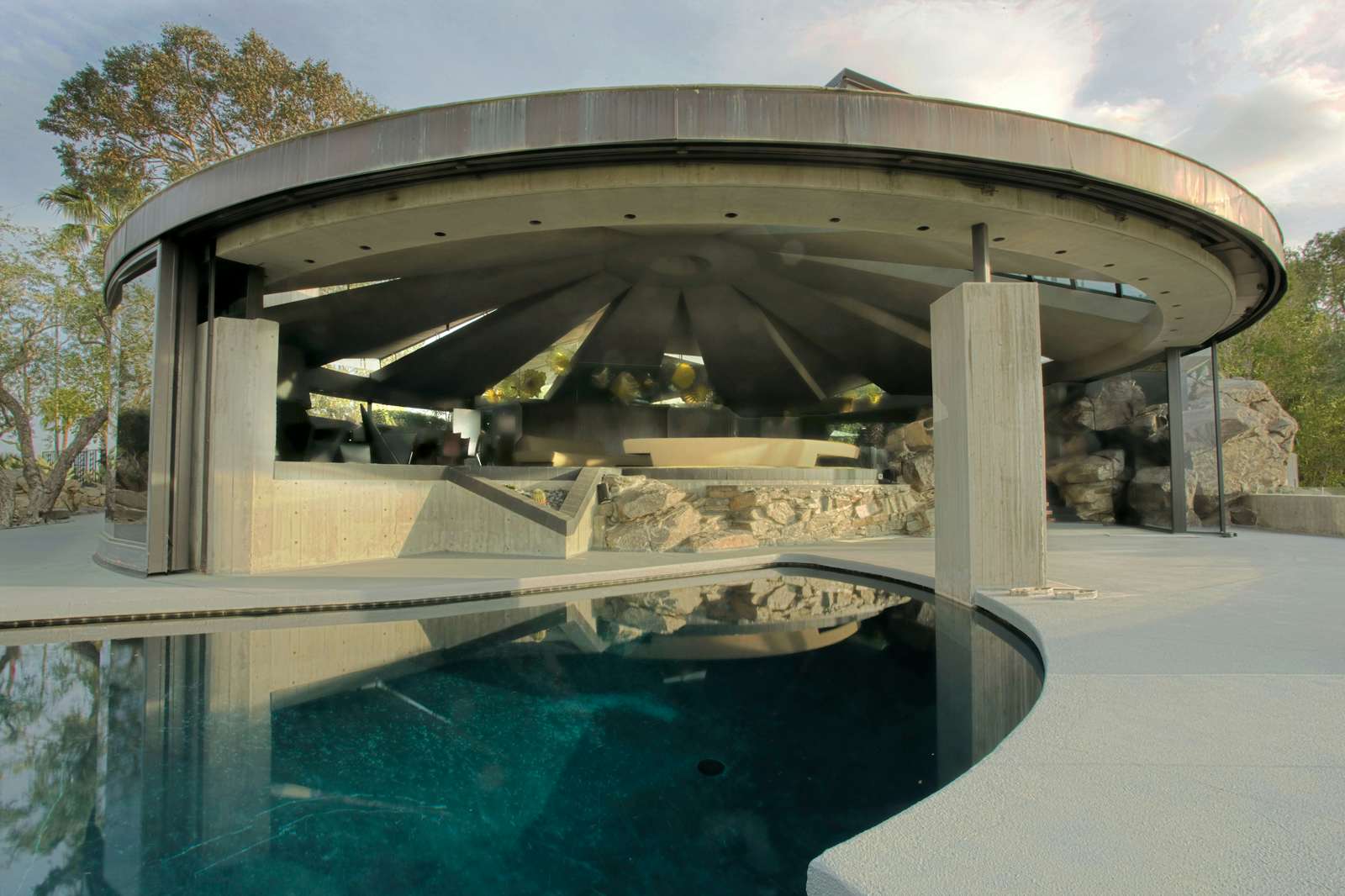 John Lautner's Elrod House - Dwell