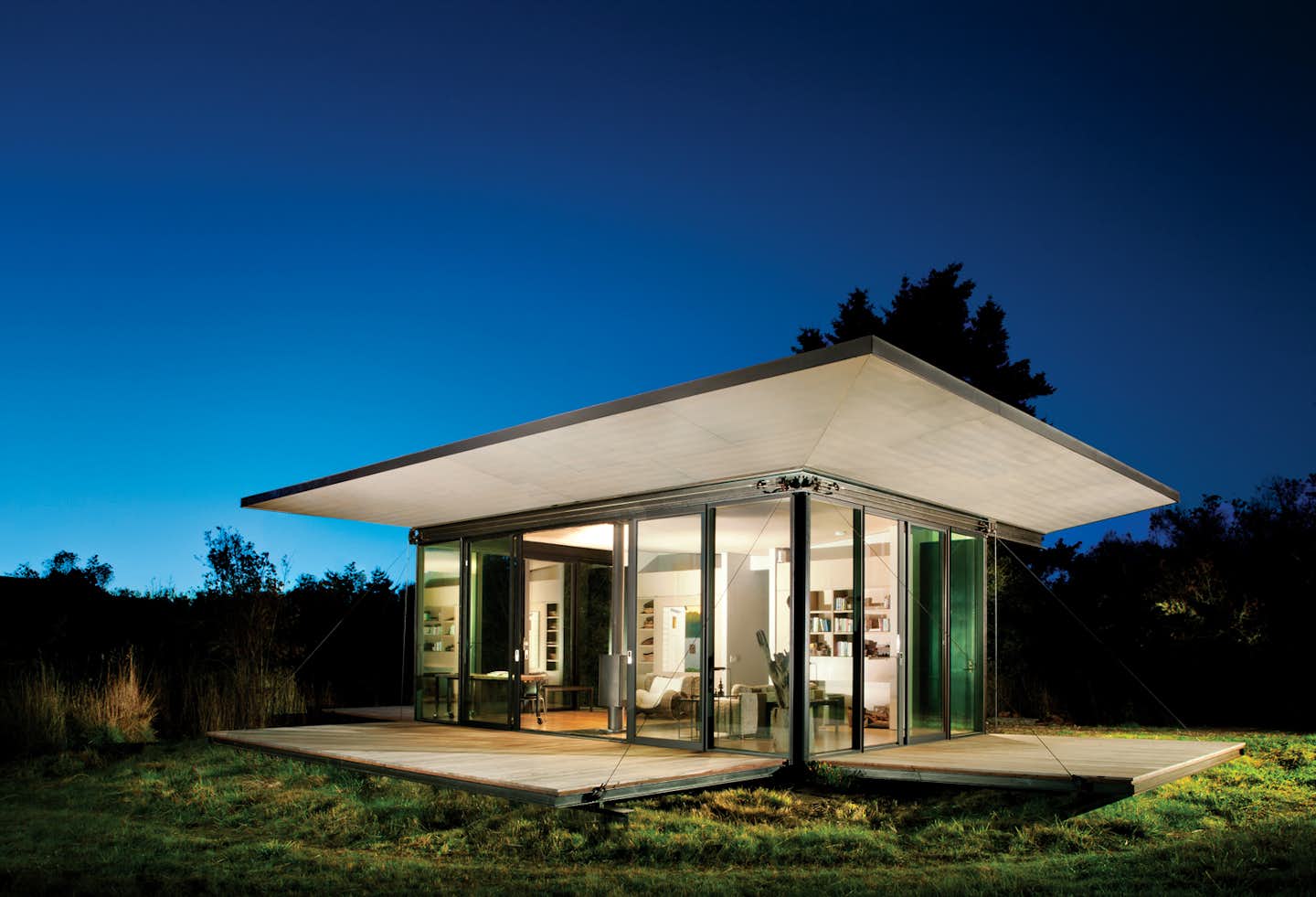 Photo 34 of 51 in 50 Jaw-Dropping Glass Houses That Shatter ...