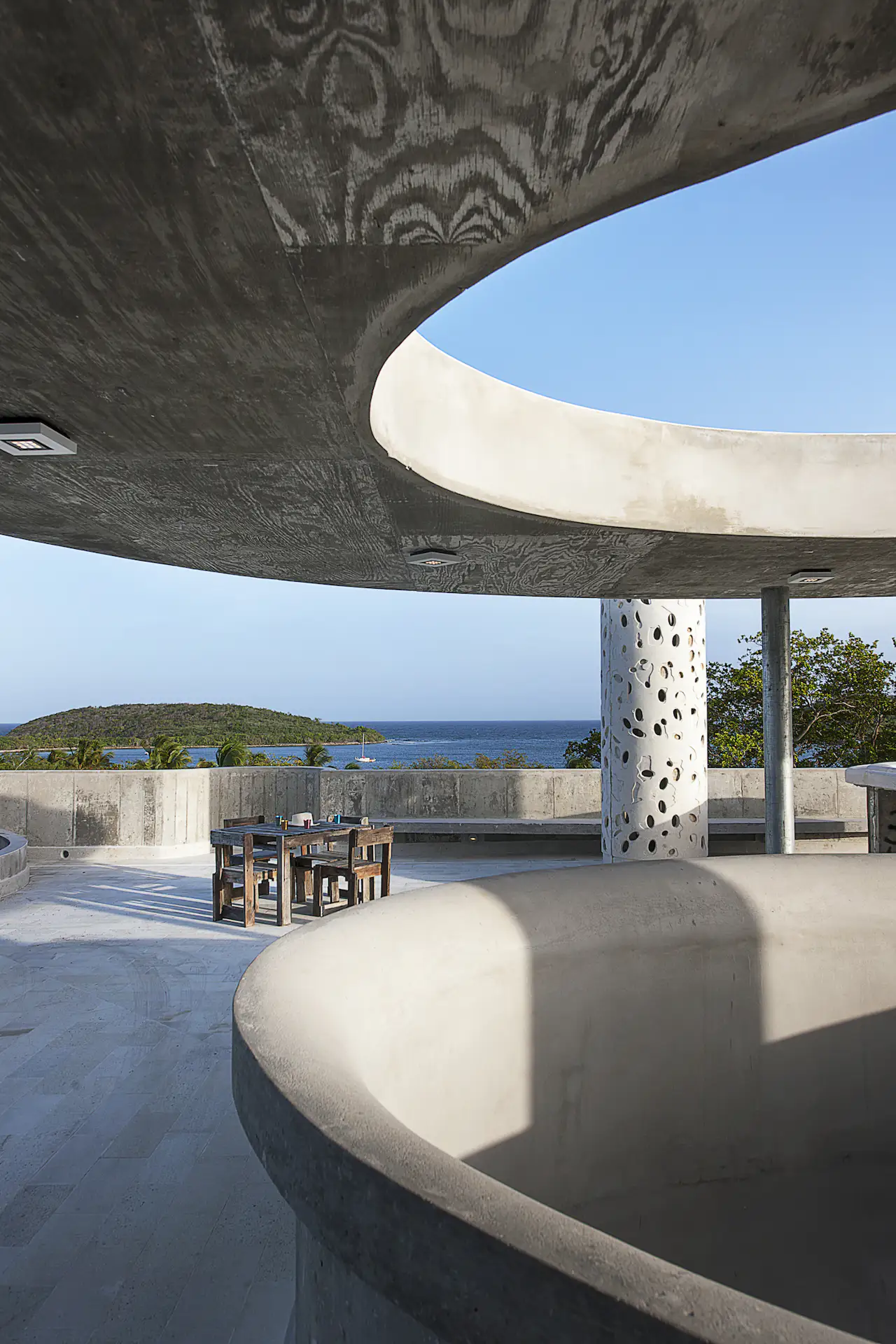 Photo 4 of 11 in 10 Works of Architecture That Reveal the Acrobatic ...