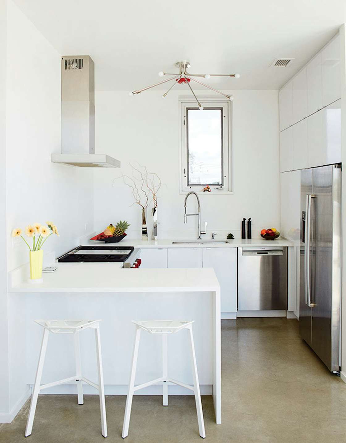 Photo 4 of 9 in In Just 48 Hours, a Chicago Live/Work Space Is Built ...