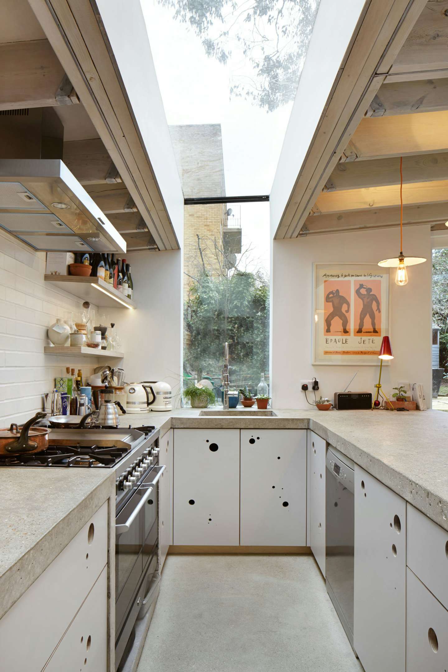 Photo 3 of 8 in Airy Kitchen Additions by Andrea Smith - Dwell