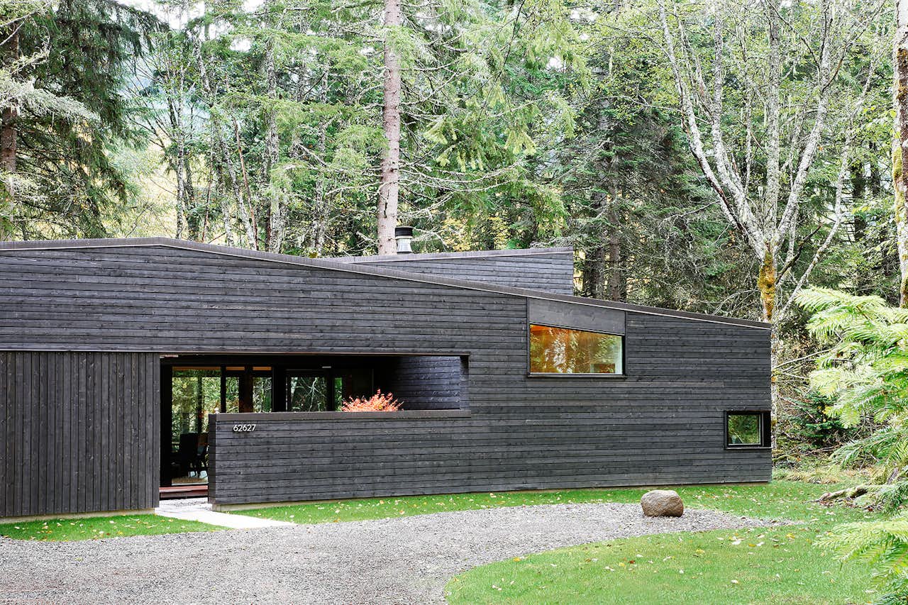 Photo 94 of 101 in 101 Best Modern Cabins from Courtyard House on a ...