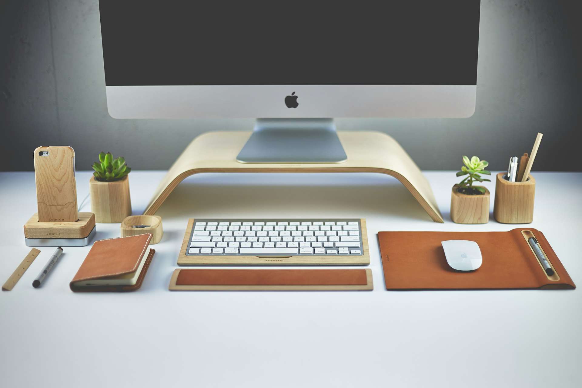 Streamlined Wood-and-Leather Desk Accessories (5 Photos) - Dwell