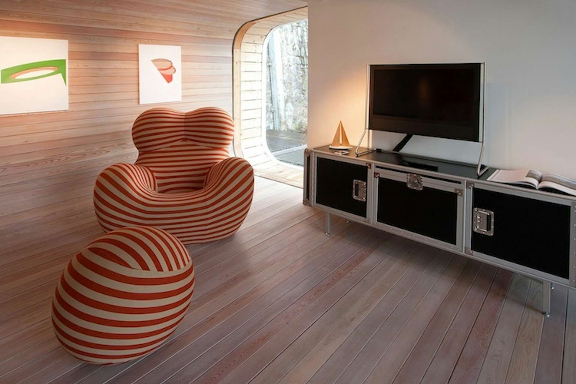 Photo 3 of 7 in Floating Prefab Concept Rethinks the Houseboat - Dwell