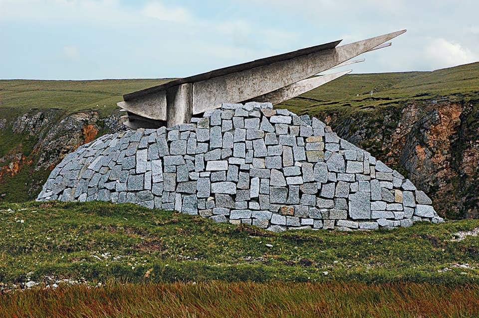 A Professor Takes His Students Around the World to Build Modern ...