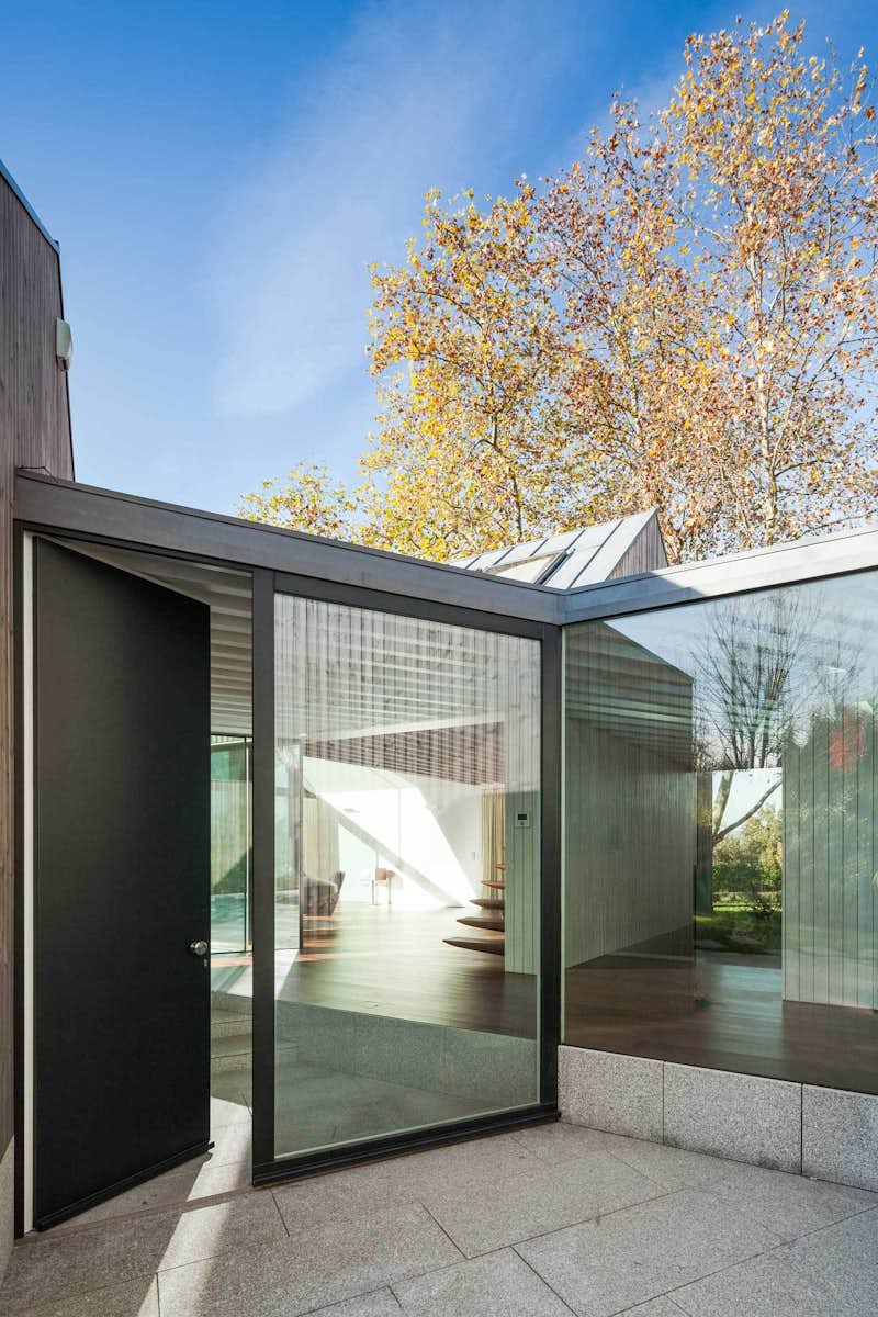 10 Fantastically Sleek Foyer Designs - Dwell