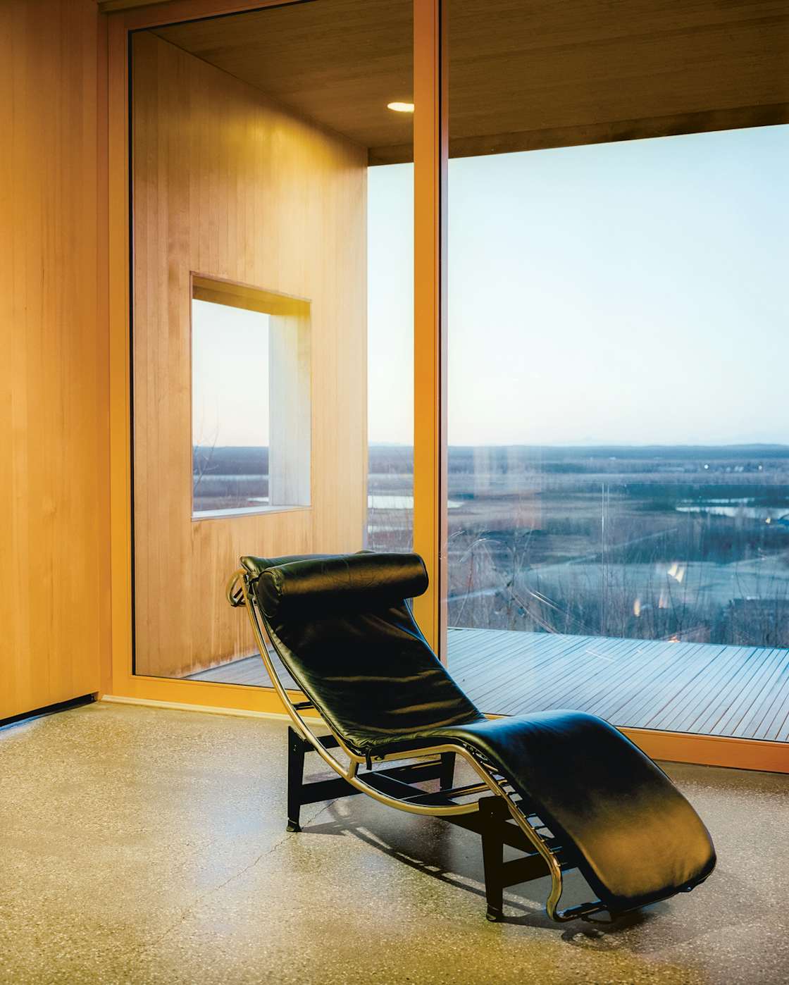 Examples of Le Corbusier's Classic LC4 Chair (6 Photos) - Dwell