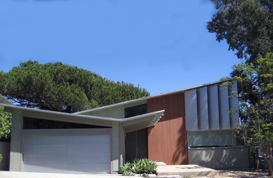 A Renovation Elevates This Humble Ranch Among its Iconic Midcentury ...