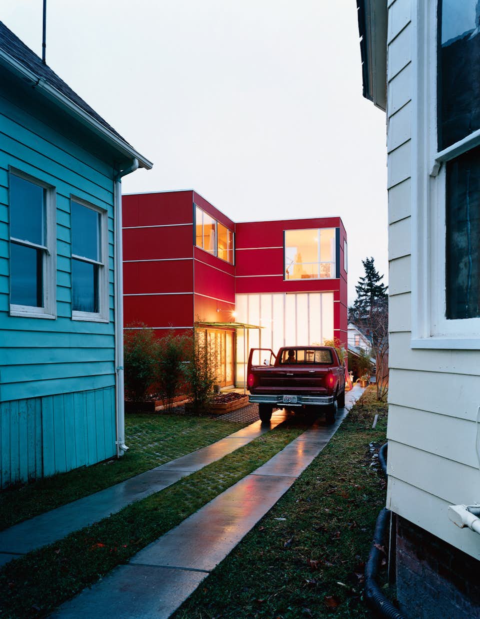 8 Modern Driveways - Dwell