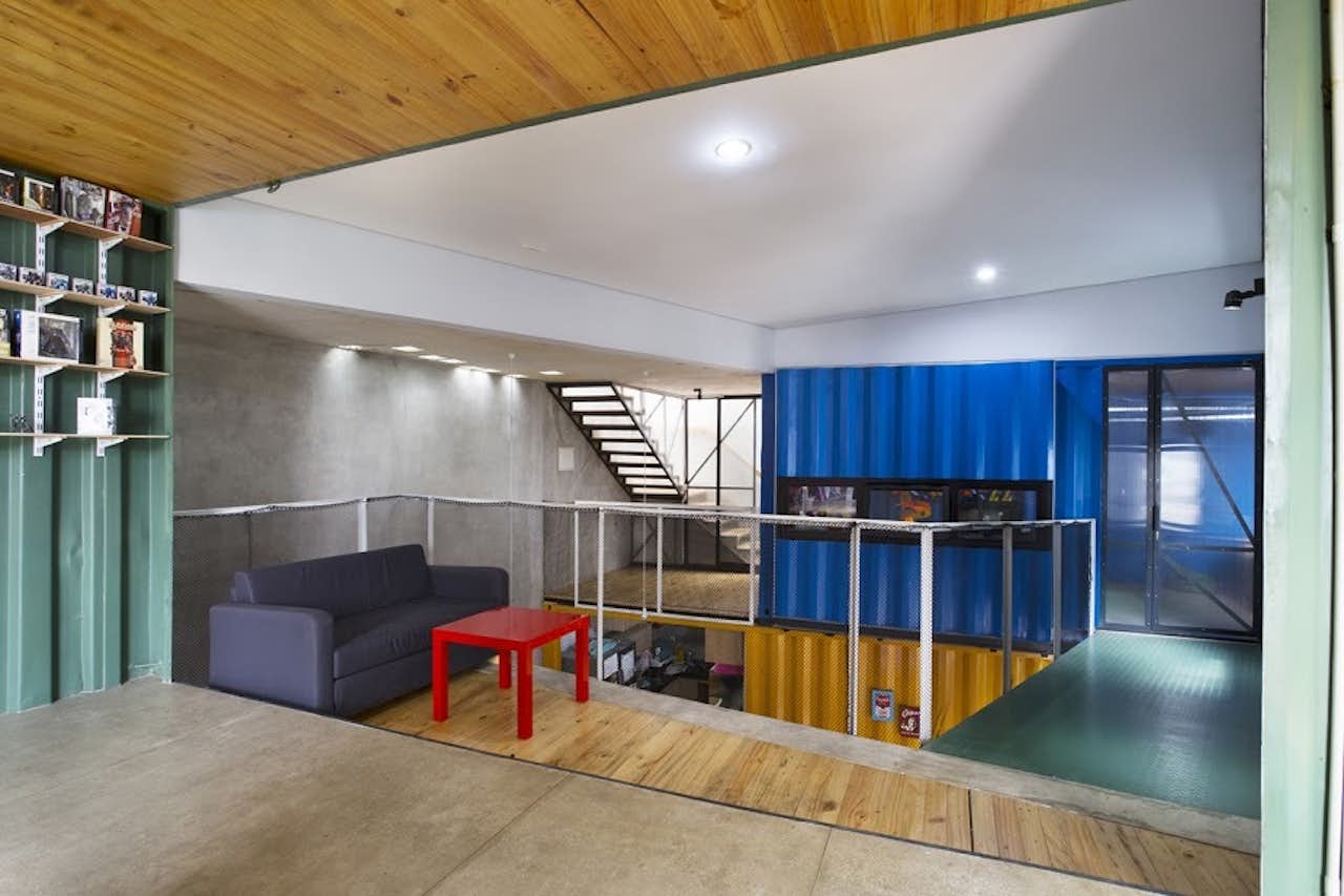 Photo 5 of 10 in How to Stay Cool by Living in a Shipping Container ...