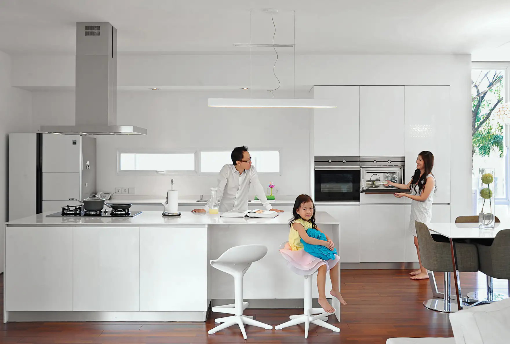 7 Stress-Free Ways to Keep Your White Kitchen Spotless - Dwell