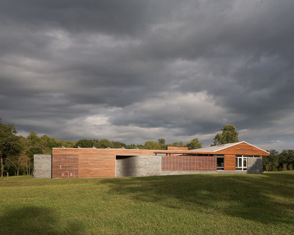 A Bold Home Creatively Combines Curves and Modern Lines - Dwell