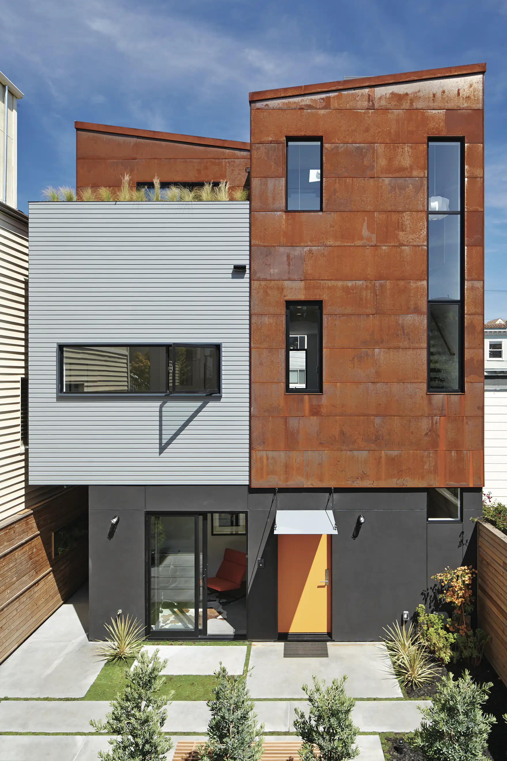Modern Homes With Colorful Front Doors - Dwell