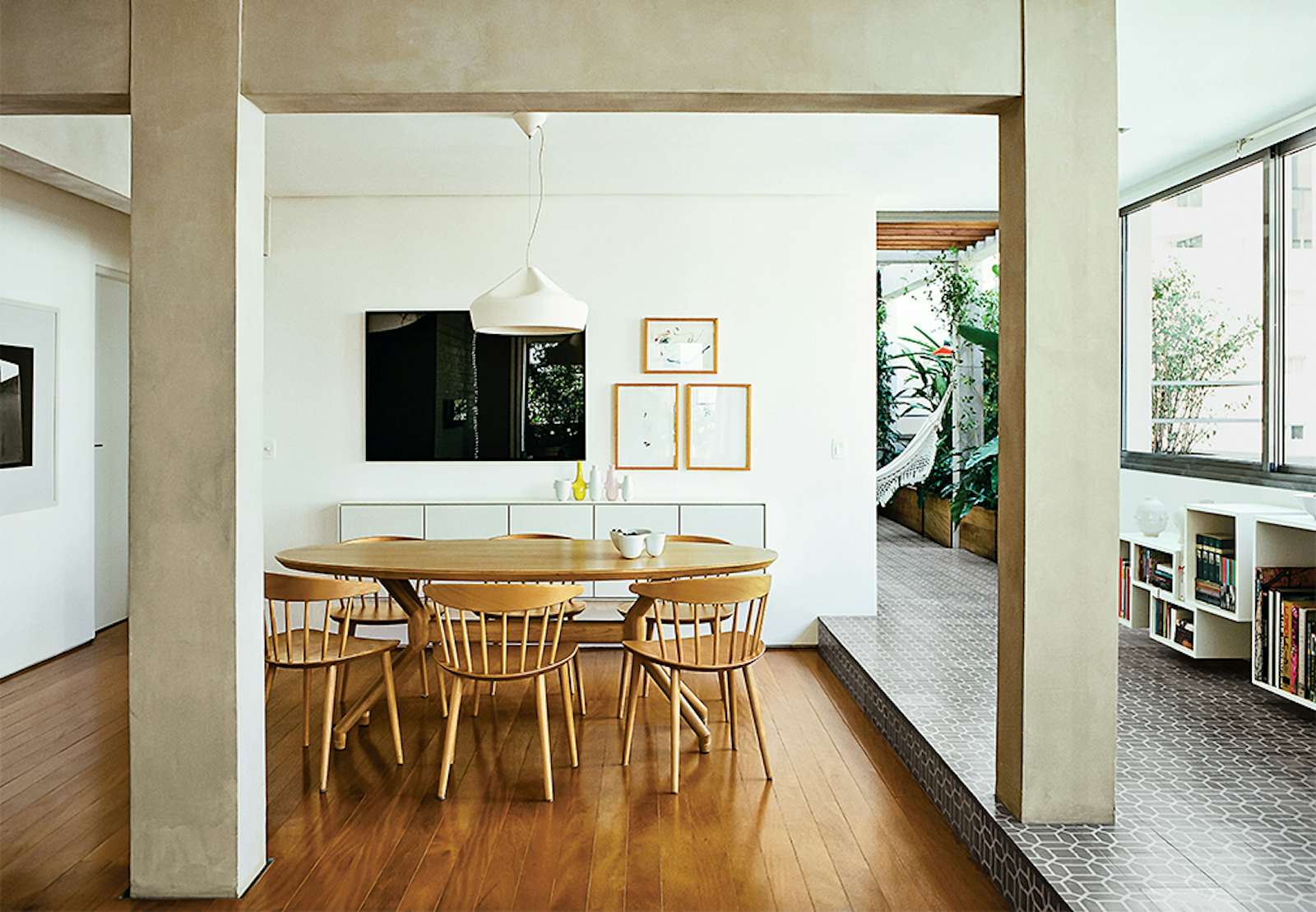 Photo 4 of 7 in Modern Homes in Brazil - Dwell