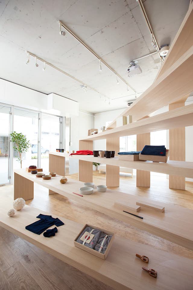Photo 3 of 9 in A Space-Saving, Flexible Retail Design in Japan by ...
