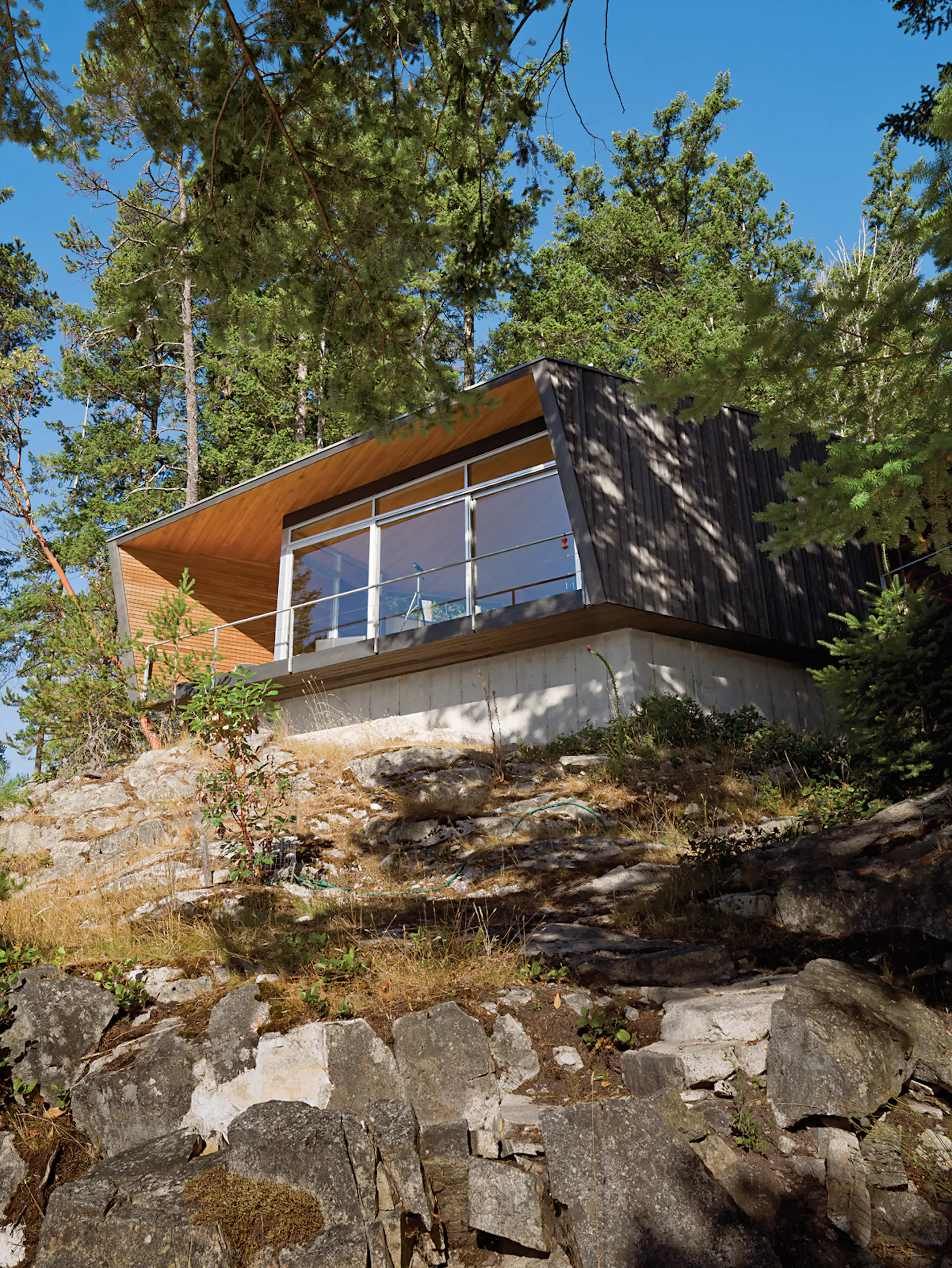9 Stunning Examples of Homes Built on and Around Cliffs - Dwell