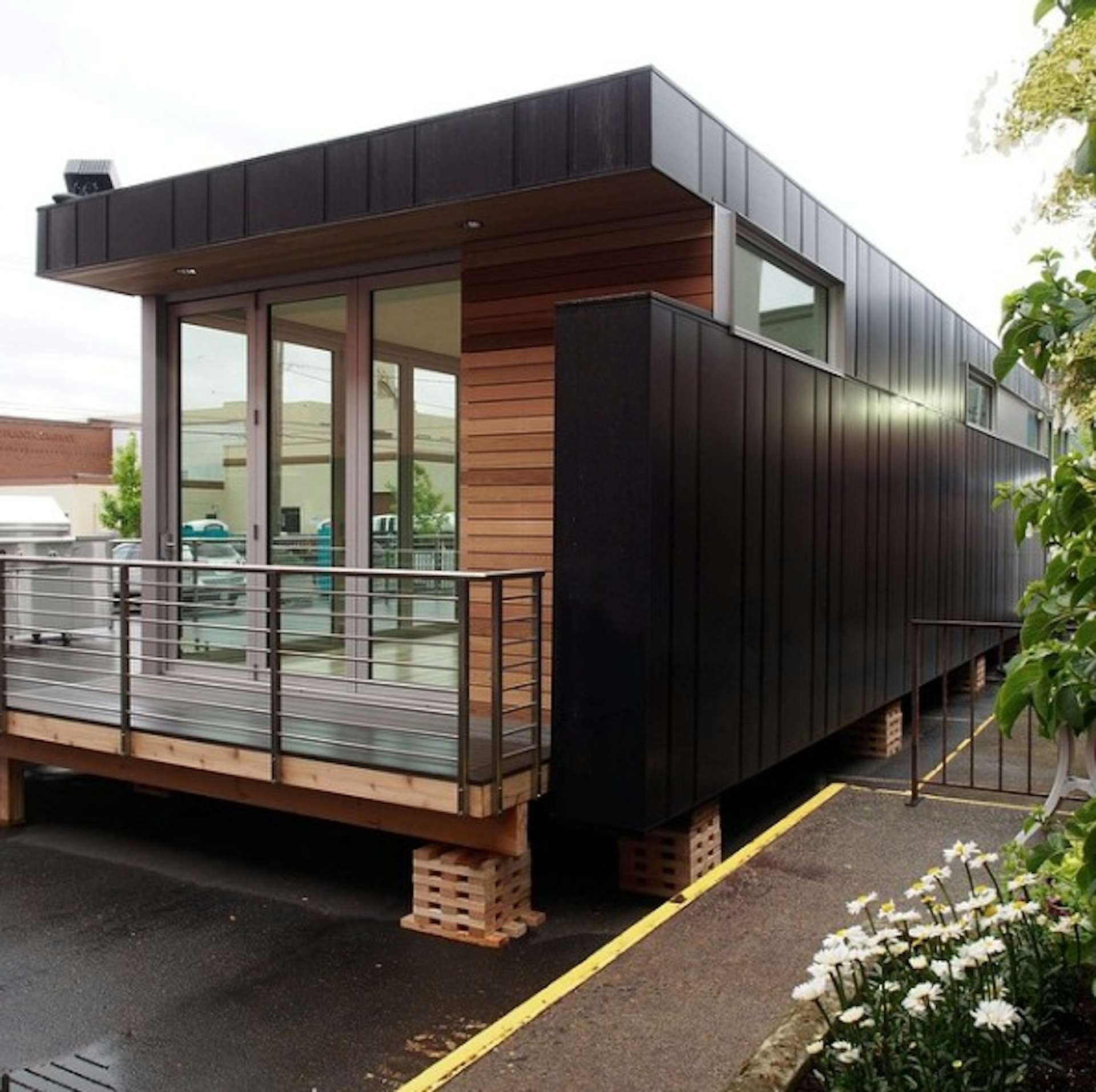 Photo 2 of 6 in 5 Things You Should Know About Modern Prefab ...