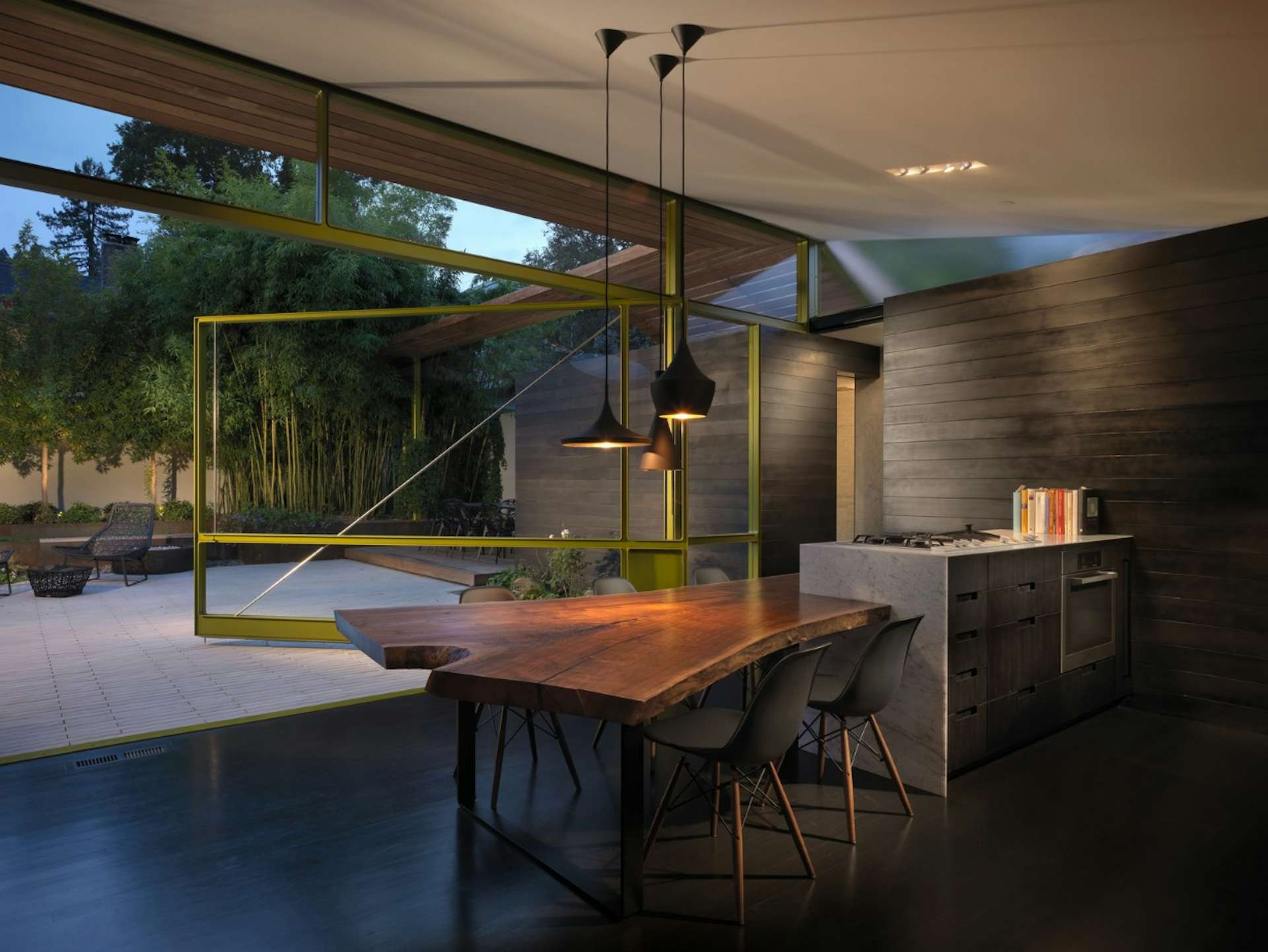 The Dwell House by Lara Deam (11 Photos) - Dwell