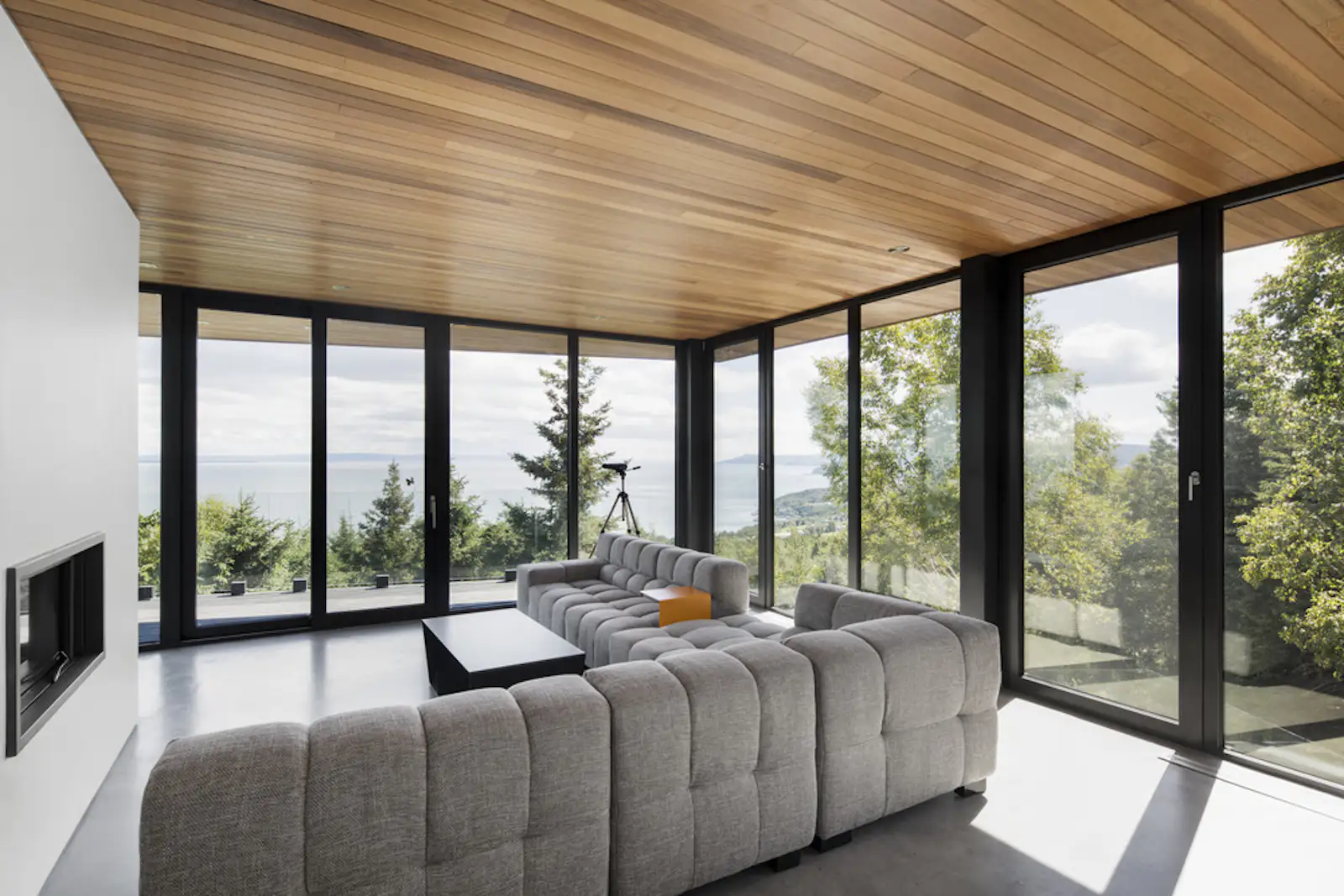 10 Gravity-Defying Cantilevered Homes - Dwell