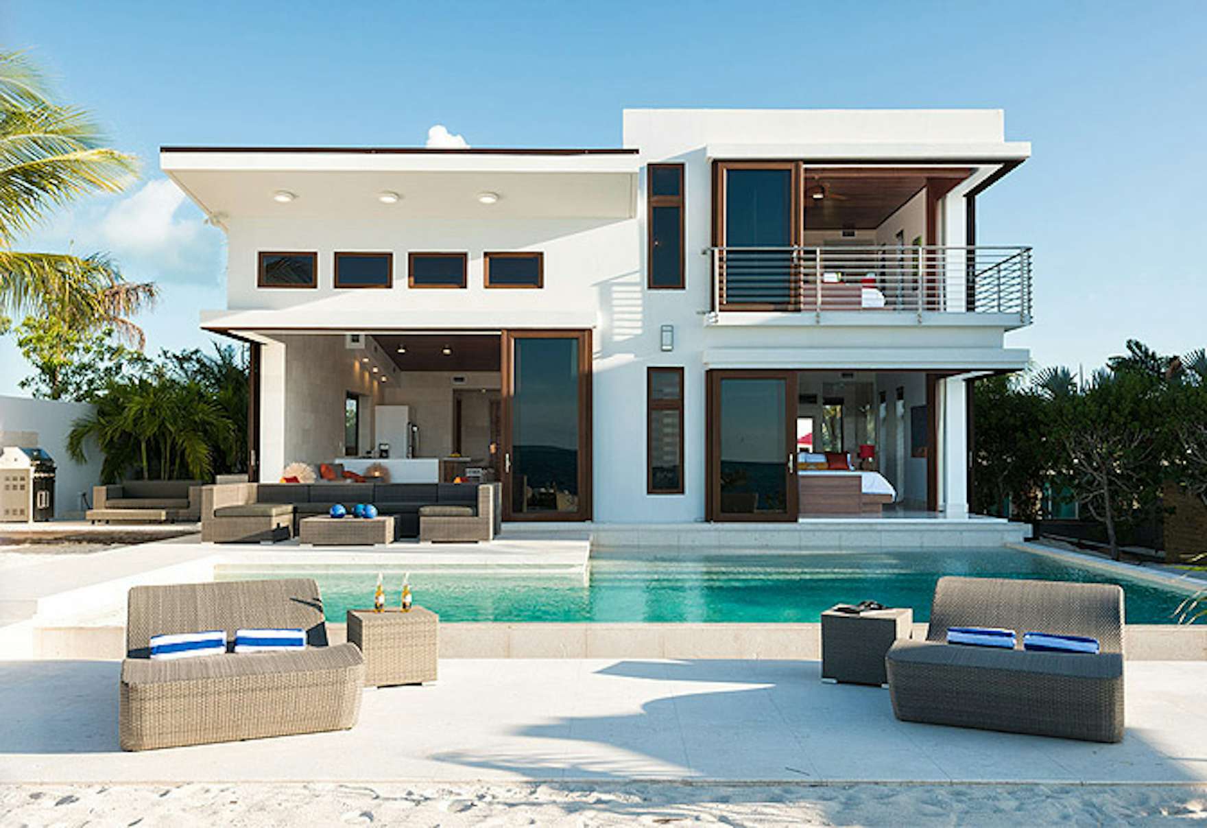 Photo 8 of 10 in Find Yourself in Paradise at These 10 Modern Rentals ...