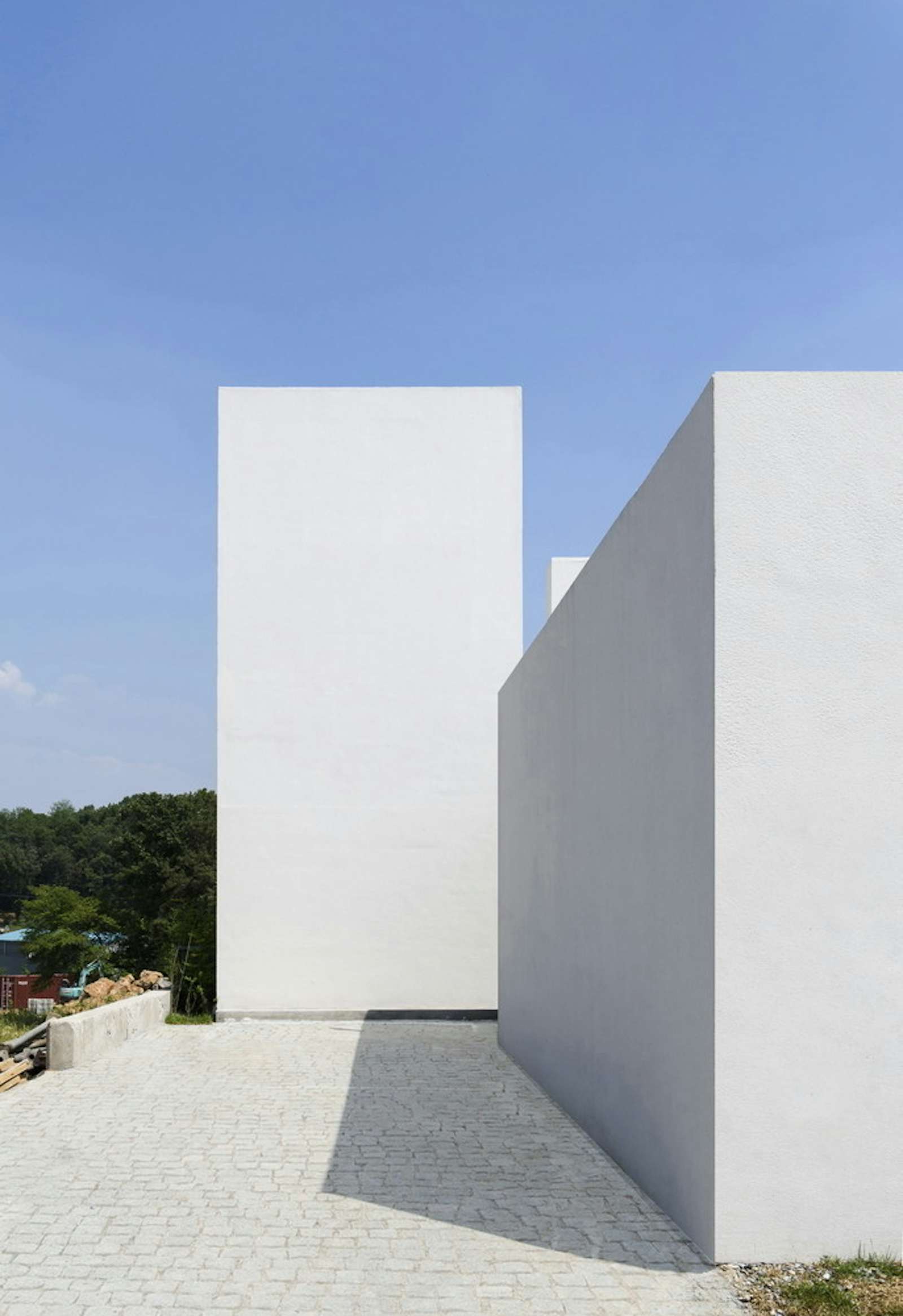 10 Bright White Cubist Homes Across the Globe - Dwell