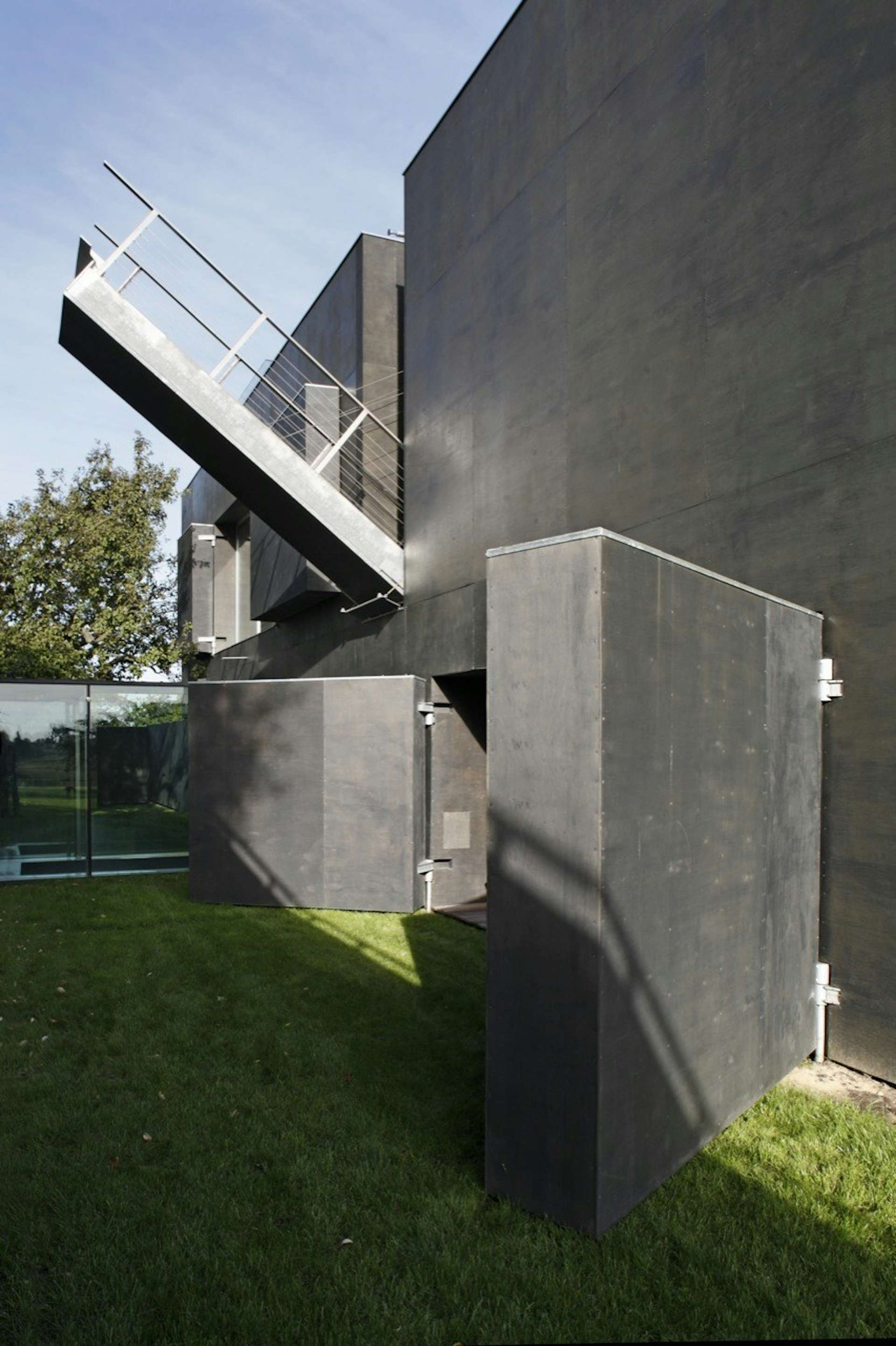 Shape-Shifting Architecture: 10 Buildings That Move or Change Form - Dwell