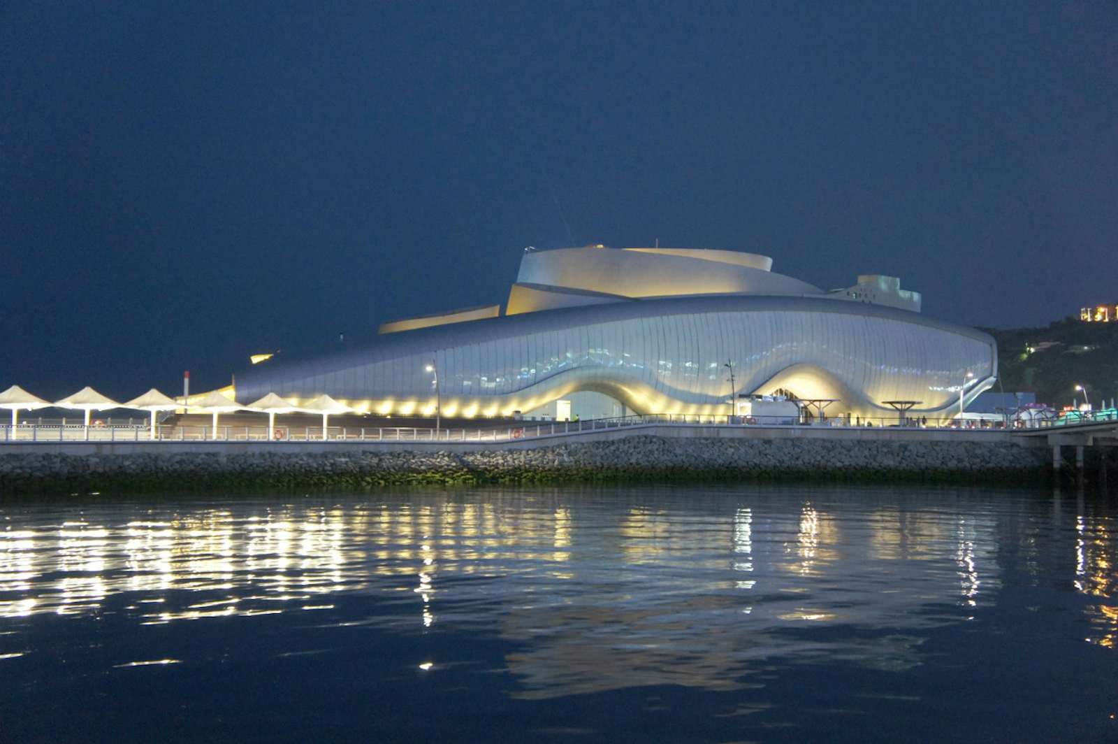 Photo 23 of 24 in Shape-Shifting Architecture: 10 Buildings That Move ...