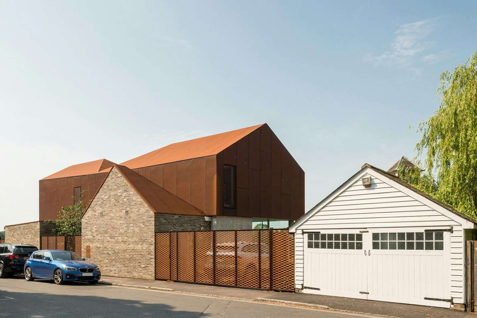 Photo 2 of 12 in Explore a Prefabricated House For Sale in England That ...