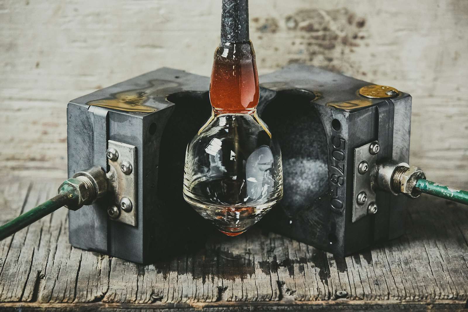 Photo 1 of 17 in Inside Master Glassmaker Simon Pearce’s Sustainable ...