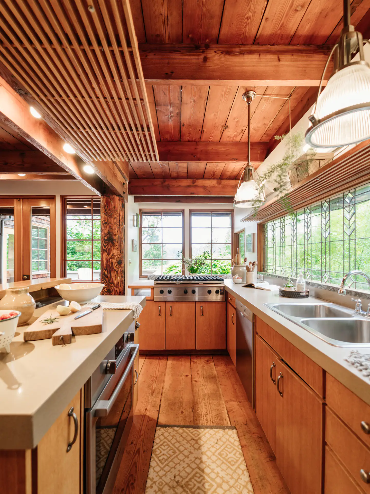 Repurposed Ship Materials and 100-Year-Old Beams Make Up This Tree ...