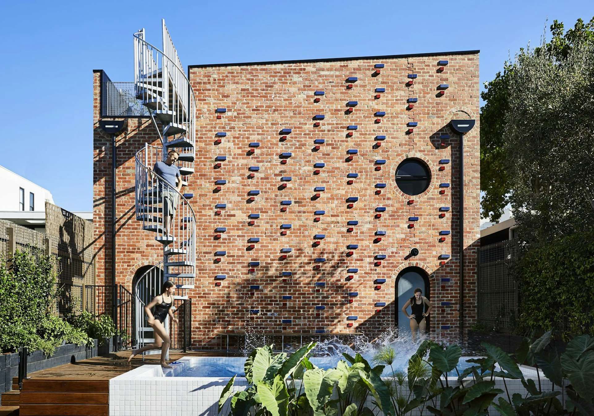 Photo 7 of 16 in A Creative Brick Extension That’s Designed to Adapt ...