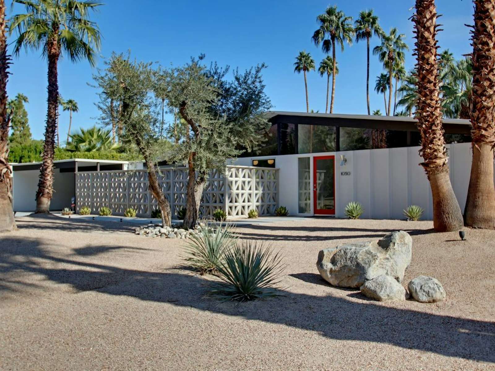 What Are Alexander Homes, and Why Are They Still So Beloved? - Dwell