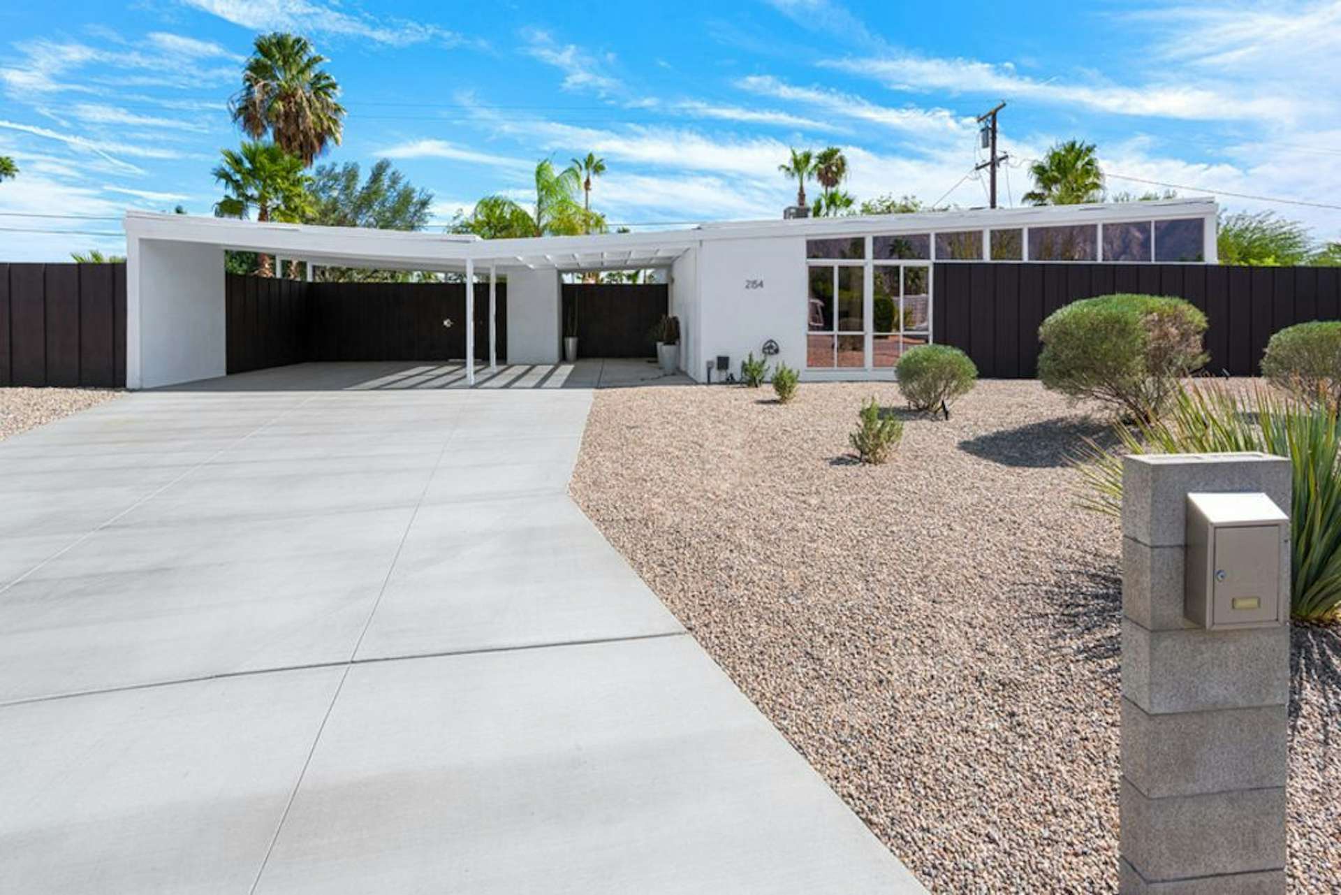 What Are Alexander Homes, and Why Are They Still So Beloved? - Dwell