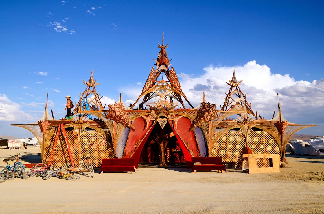 16 Otherworldly Photos of Burning Man Architecture - Dwell