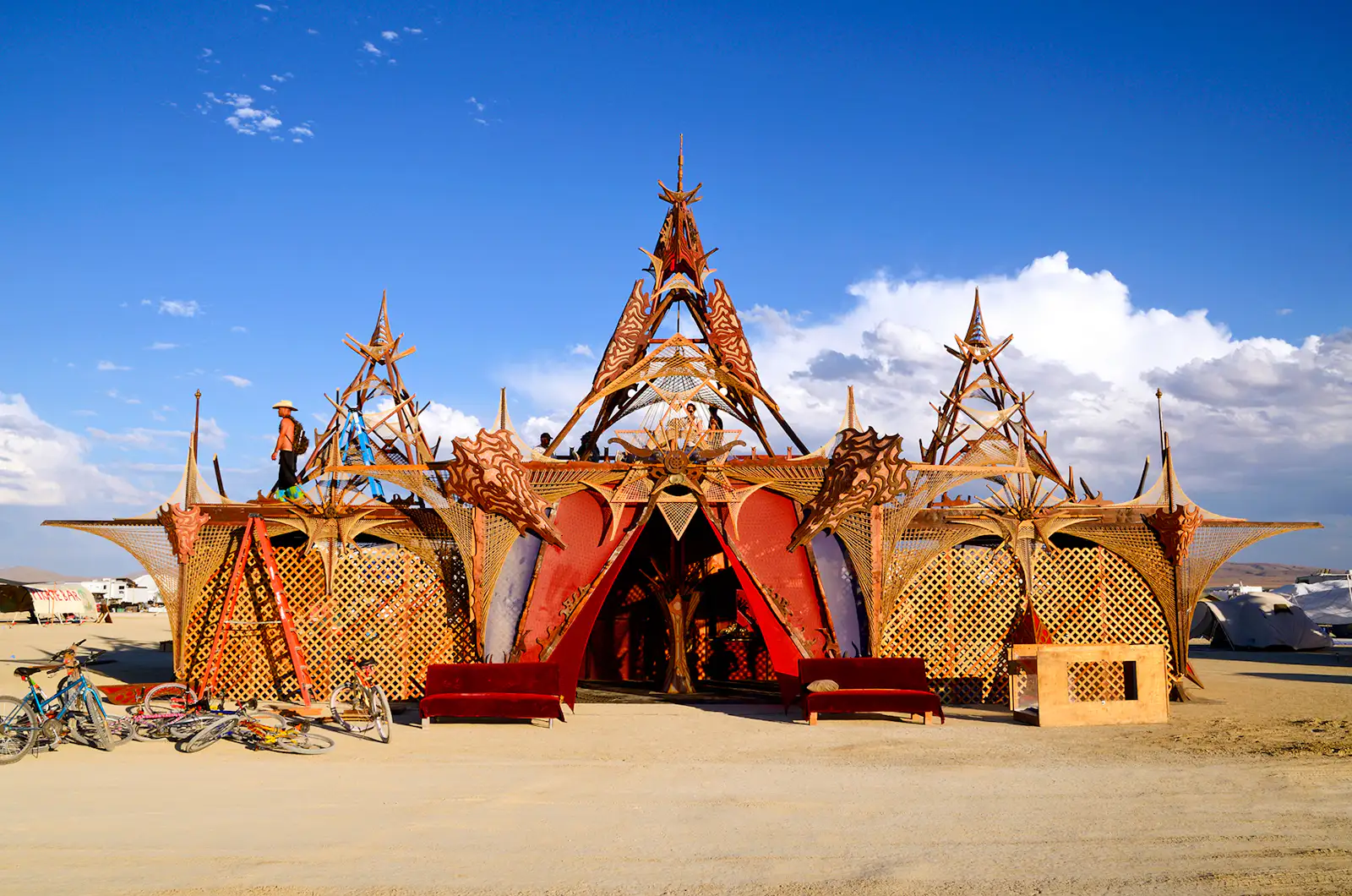 16 Otherworldly Photos of Burning Man Architecture - Dwell