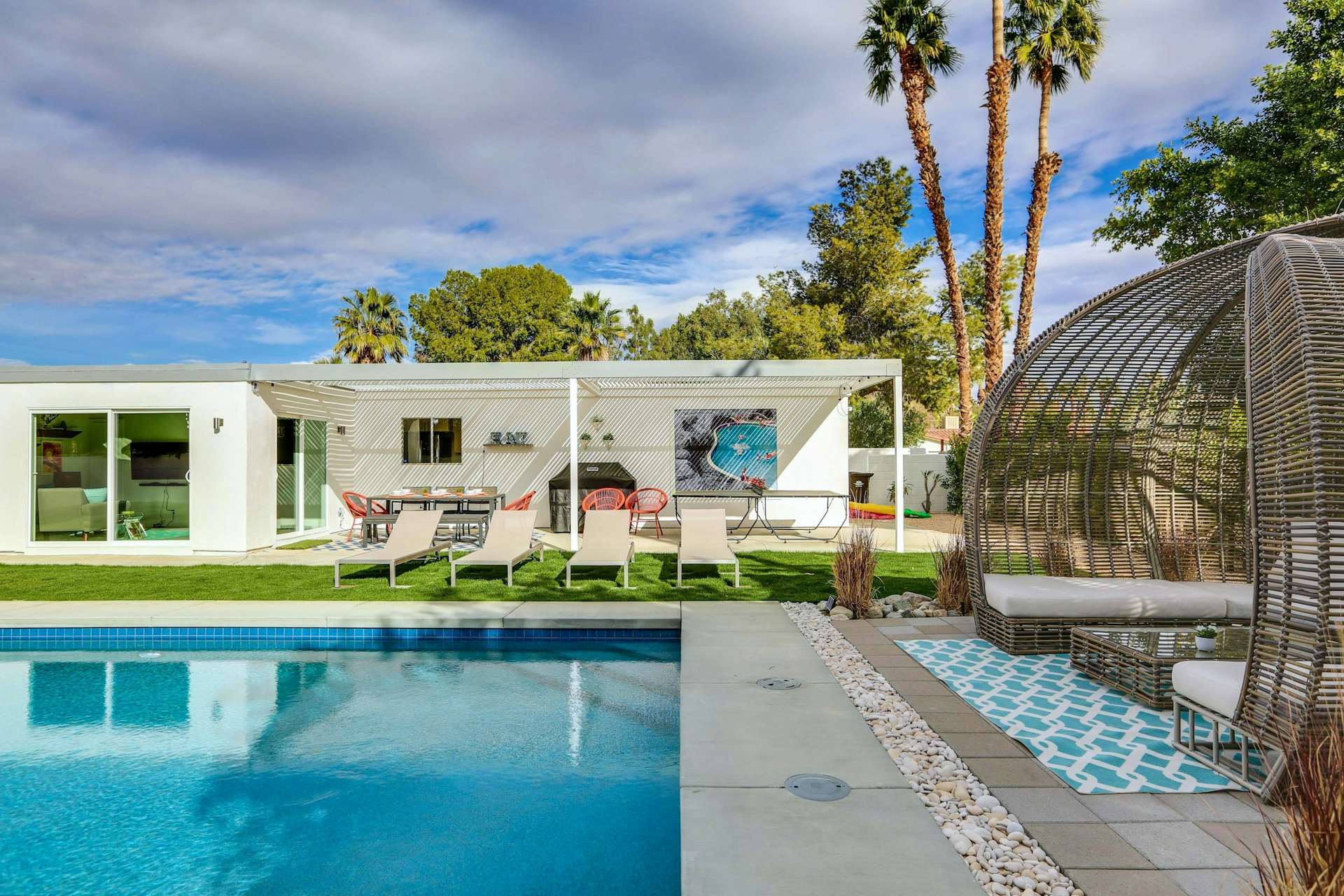 Photo 2 of 8 in The Weekend House by Dwell - Dwell