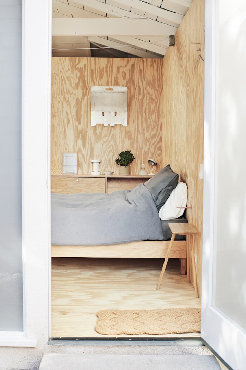 Photo 16 of 41 in 41 Comforting Interiors That Are Pretty in Plywood ...