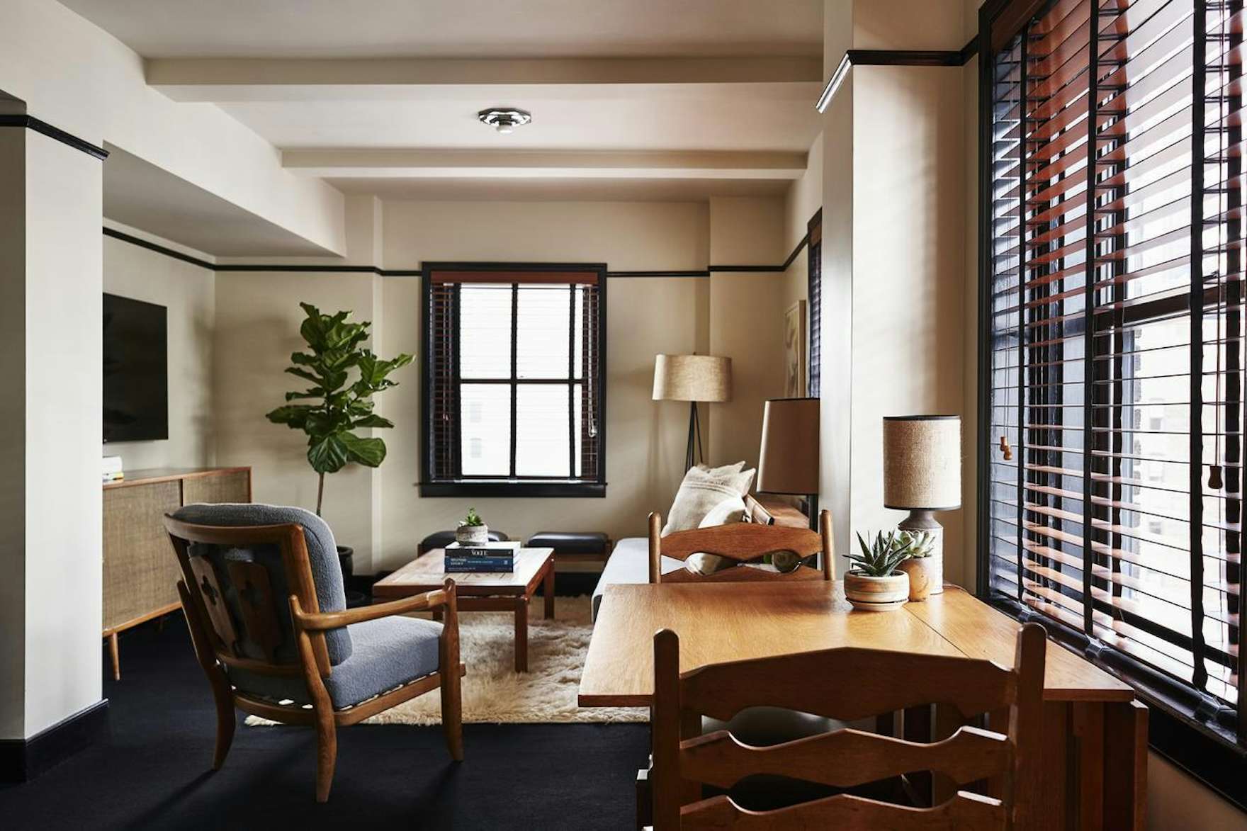 Freehand New York (14 Photos) - Dwell