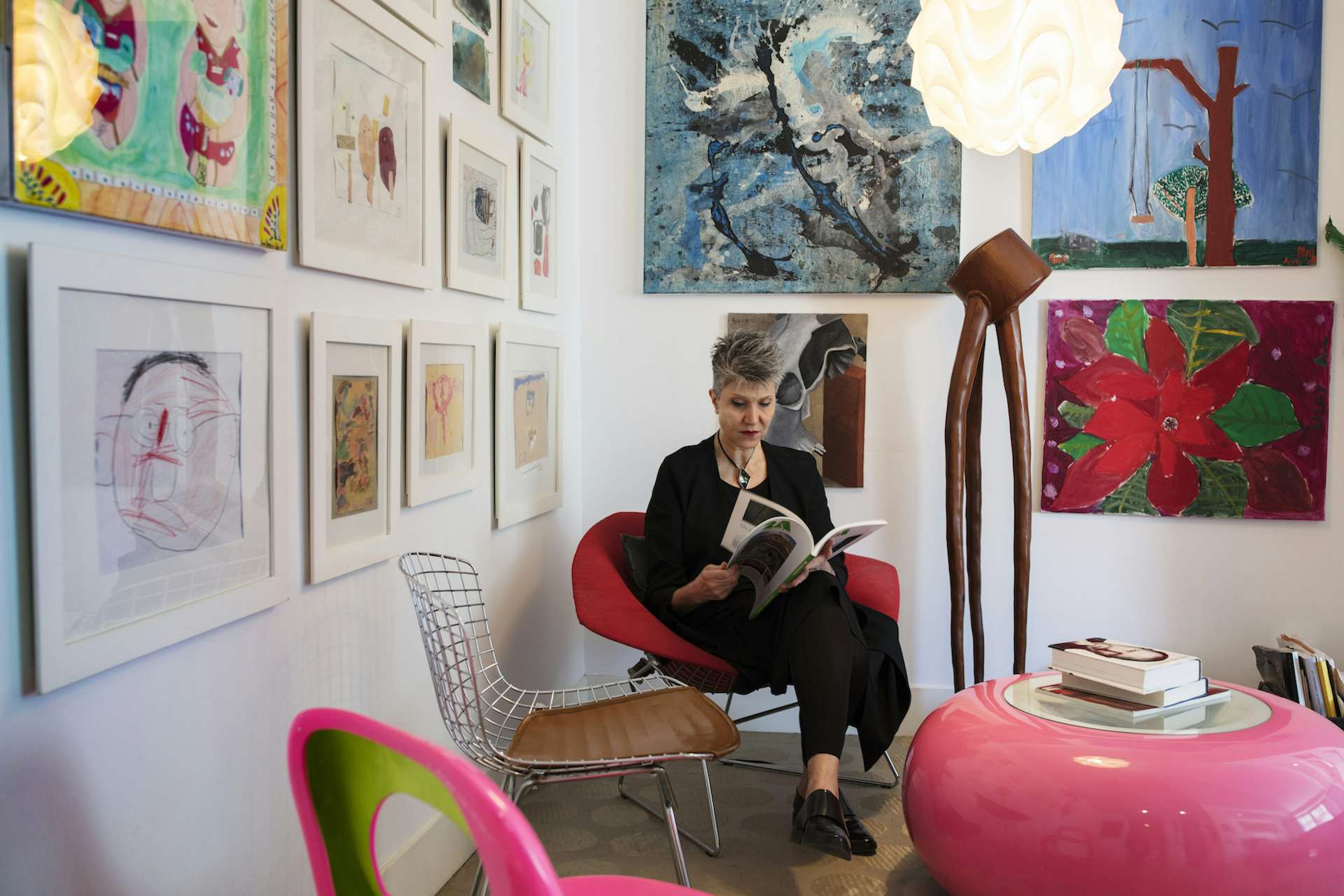 Acclaimed Architect Gisue Hariri Invites Us Into Her Intimate Manhattan ...